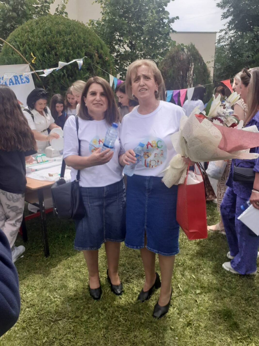 DONACION NË SHKOLLA: Uji Crystal i dërgon shishe me ujë klasave të para ...