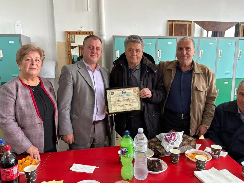 Pensionohet profesori Bislim Përvetica nga Podujeva - Albanian Education
