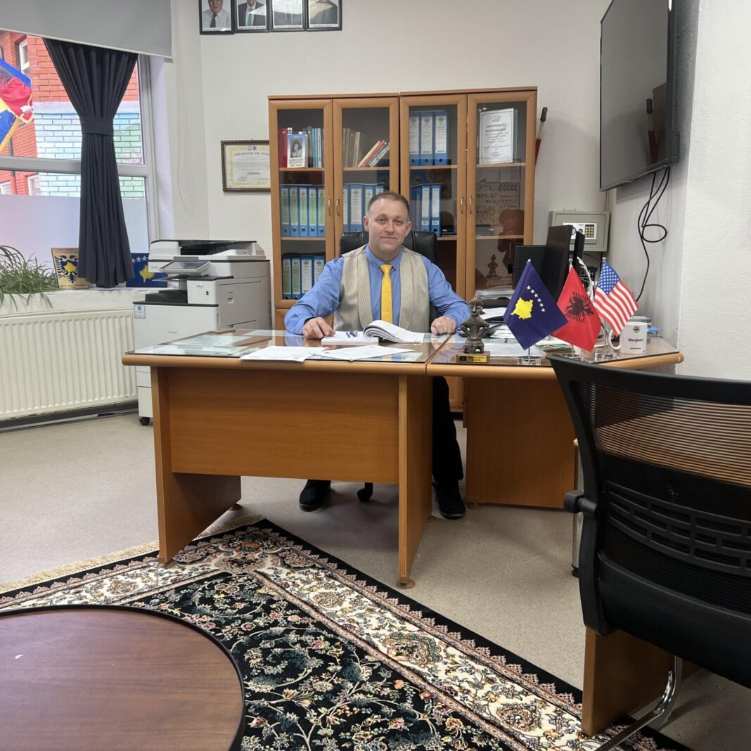 Suspendohet drejtori dhe mësimdhënësi i shkollës ‘Pavarësia’ në ...
